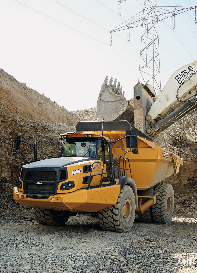 The four-wheel-drive two-axle Bell B60E impresses with its great ...