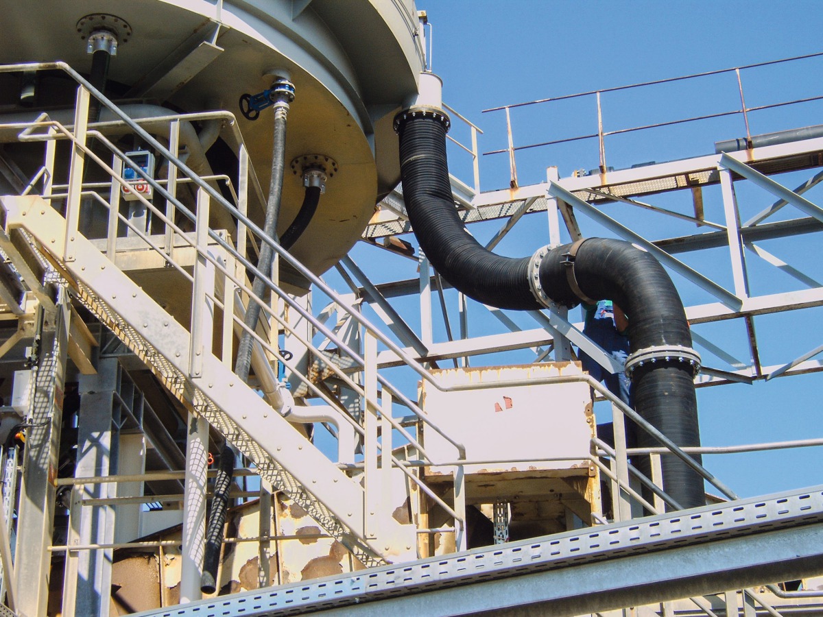 Rubber – an expedient material in gravel extraction and processing ...