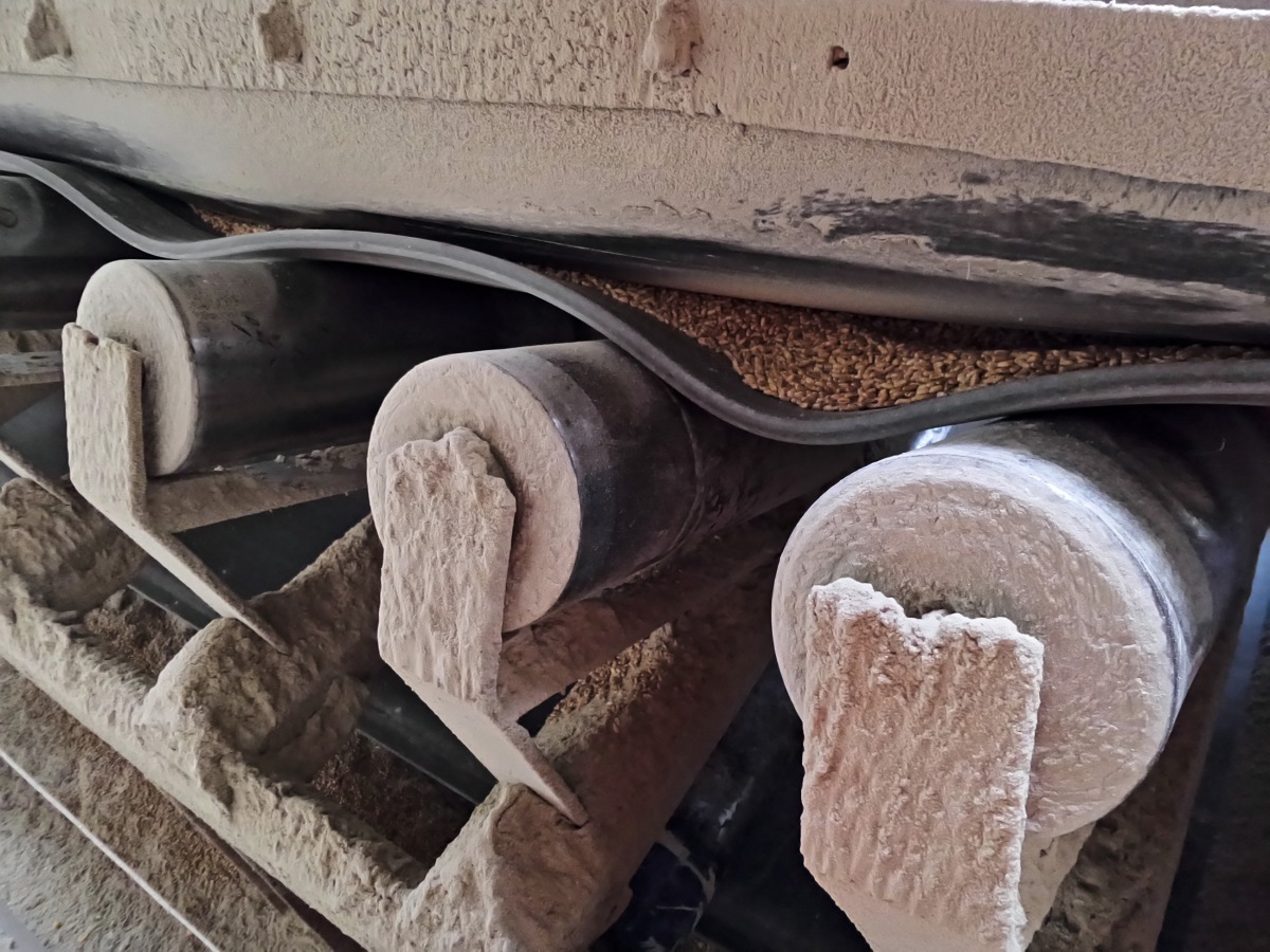 Reducing the load of dust by safely loading - Mineral Processing