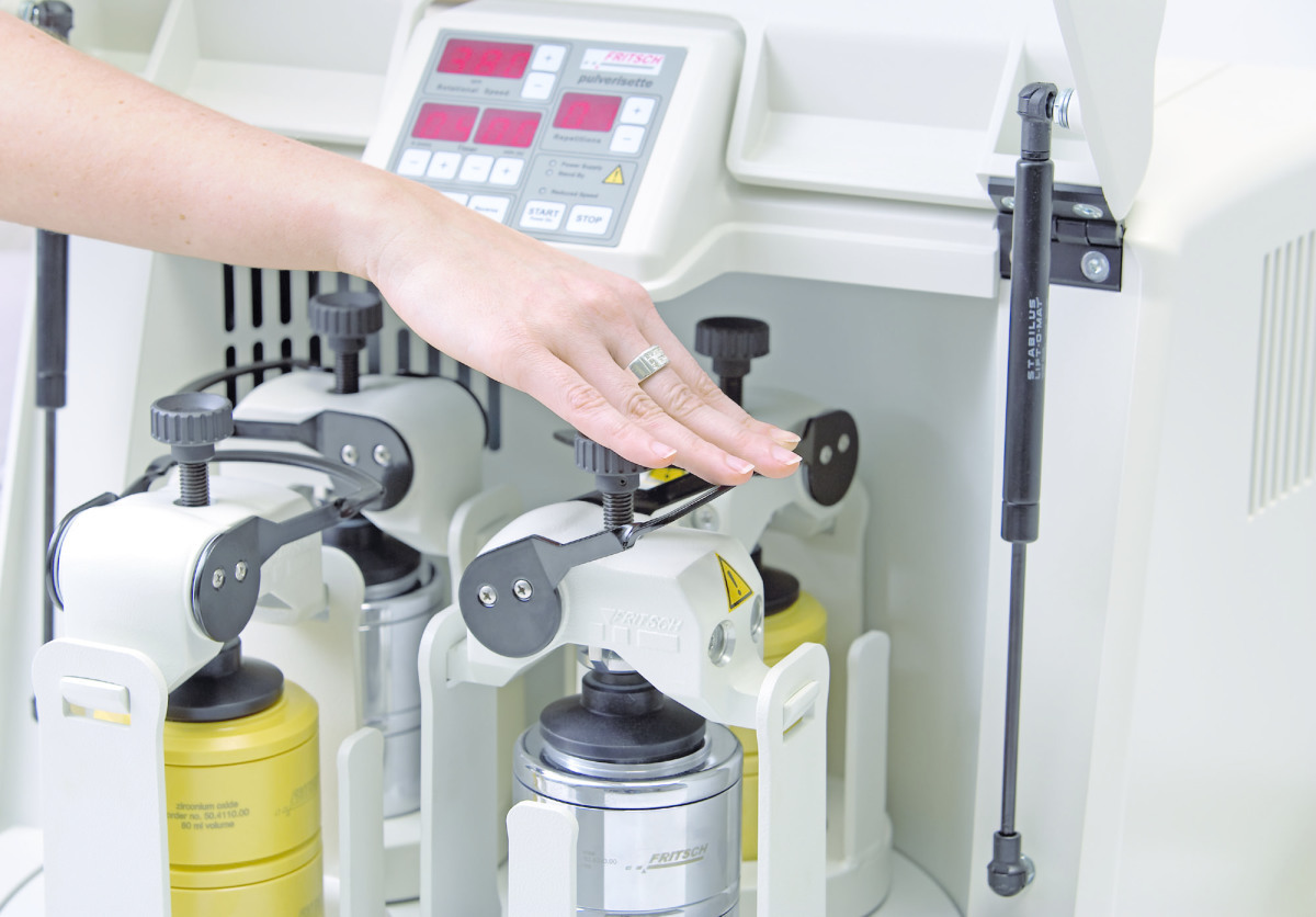 Vereinfacht Mahlen, Mischen, Legieren, Homogenisieren im Labor-Alltag ...