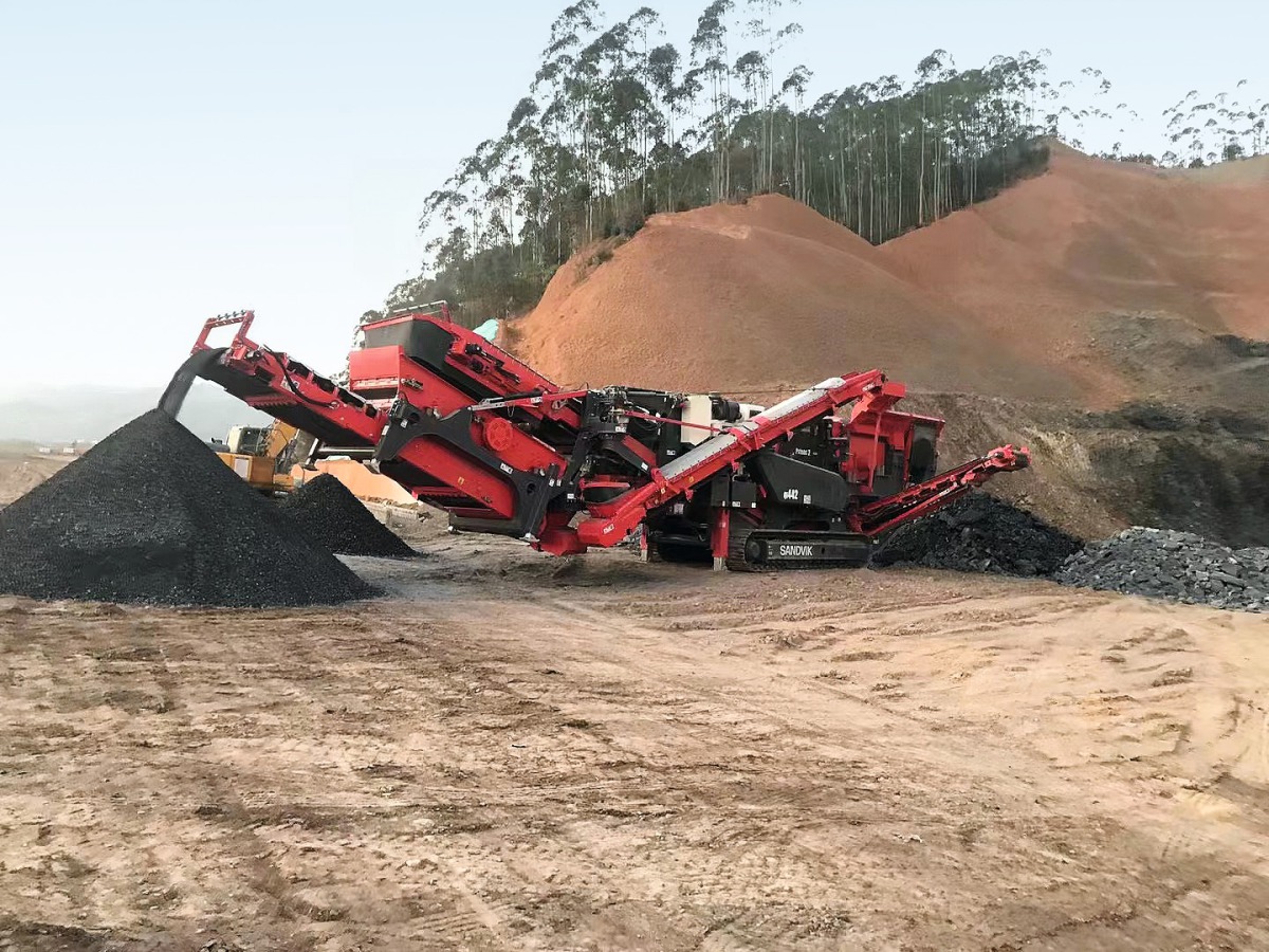 Mobile crushing and screening solution in China - Mineral Processing