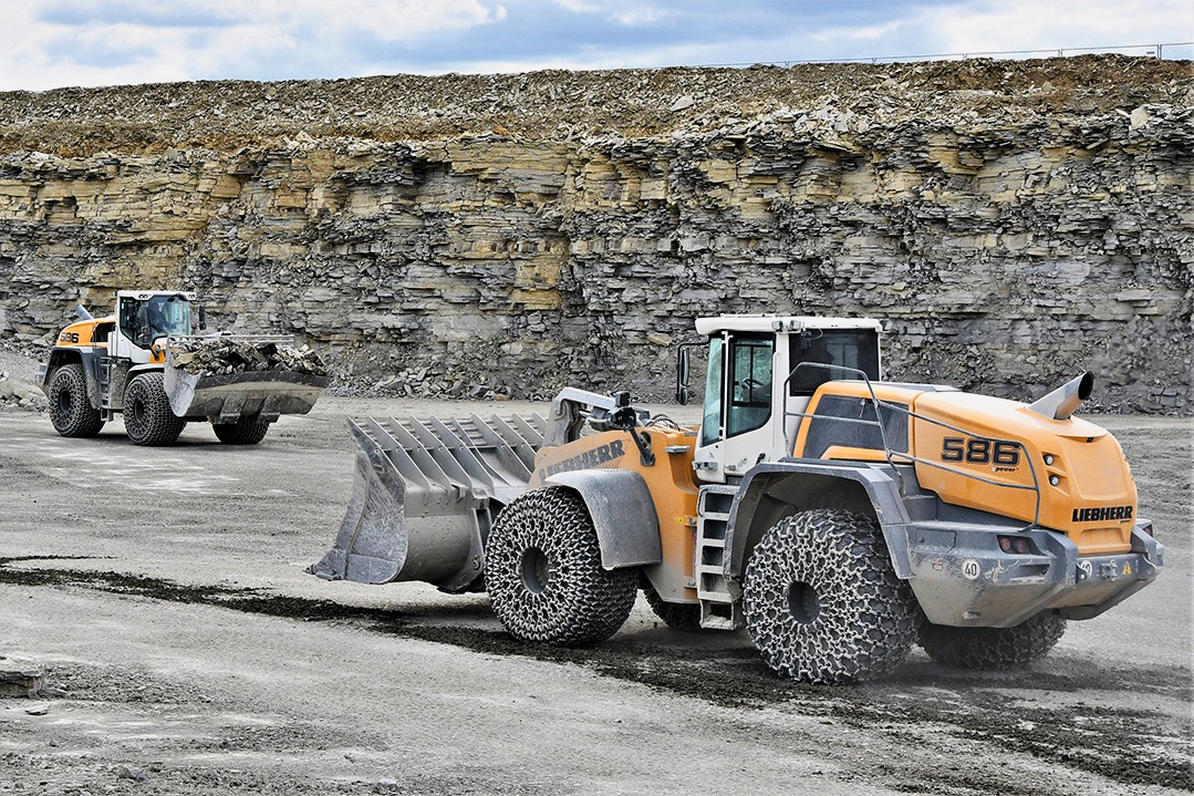 Third Liebherr L 586 XPower® wheel loader for the Rinsche gravel plant ...