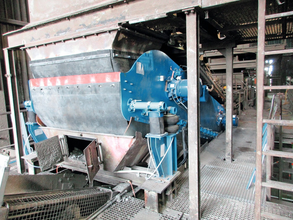 Innovative multiple vibrating screen in action at HKM - Mineral Processing