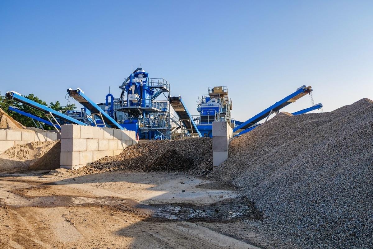 Recovery of 70 % of waste with new construction material recycling ...