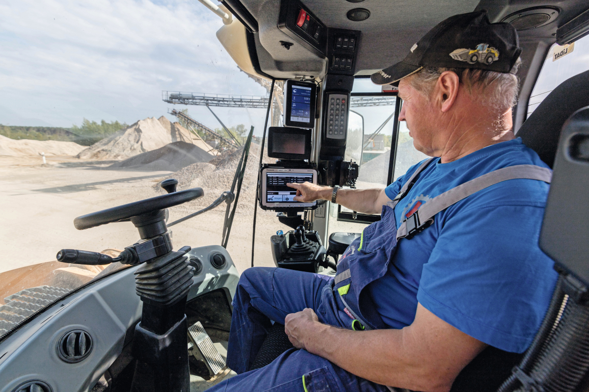 Wheel loader console XR 4309 Generation II - Mineral Processing