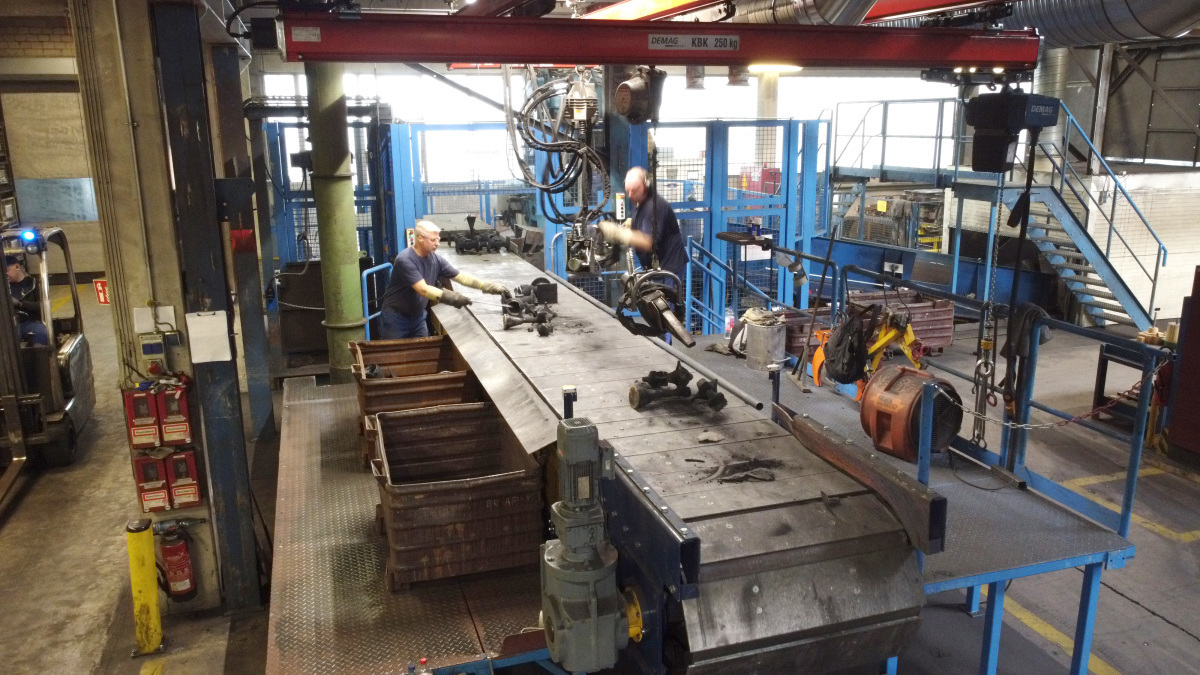 Newly developed cleaning and sorting conveyor from AUMUND commissioned ...