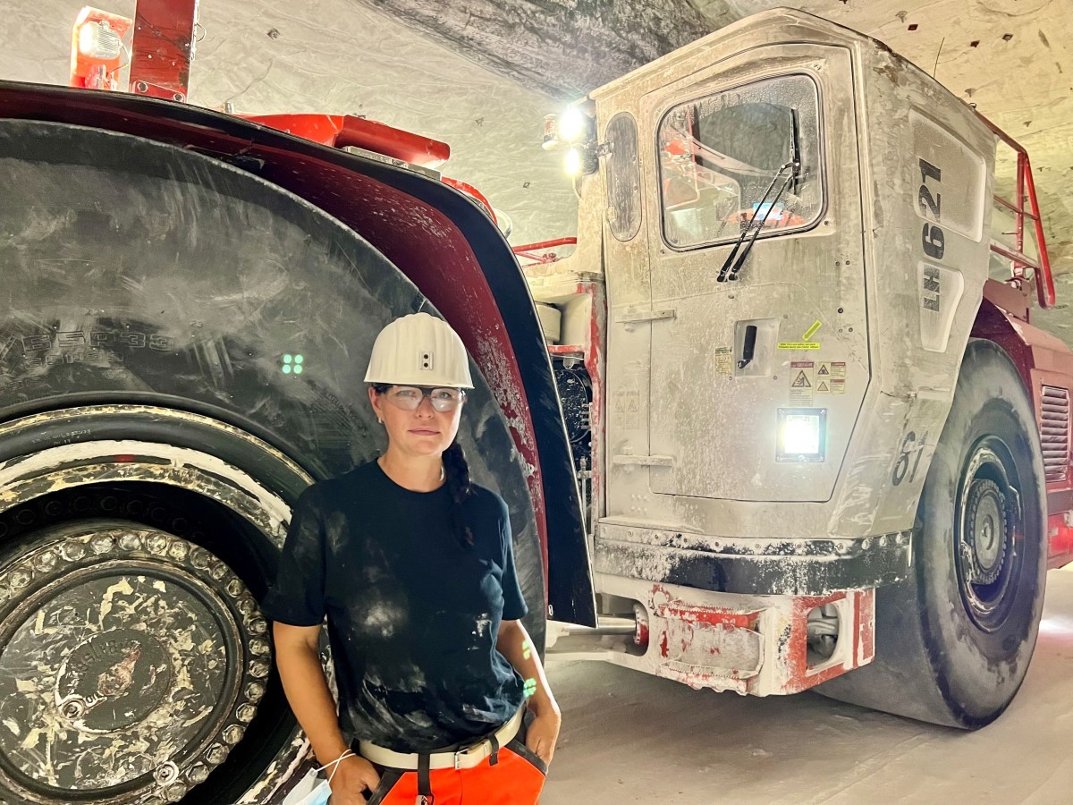 Women underground – the exciting daily routine in a male domain - AT ...