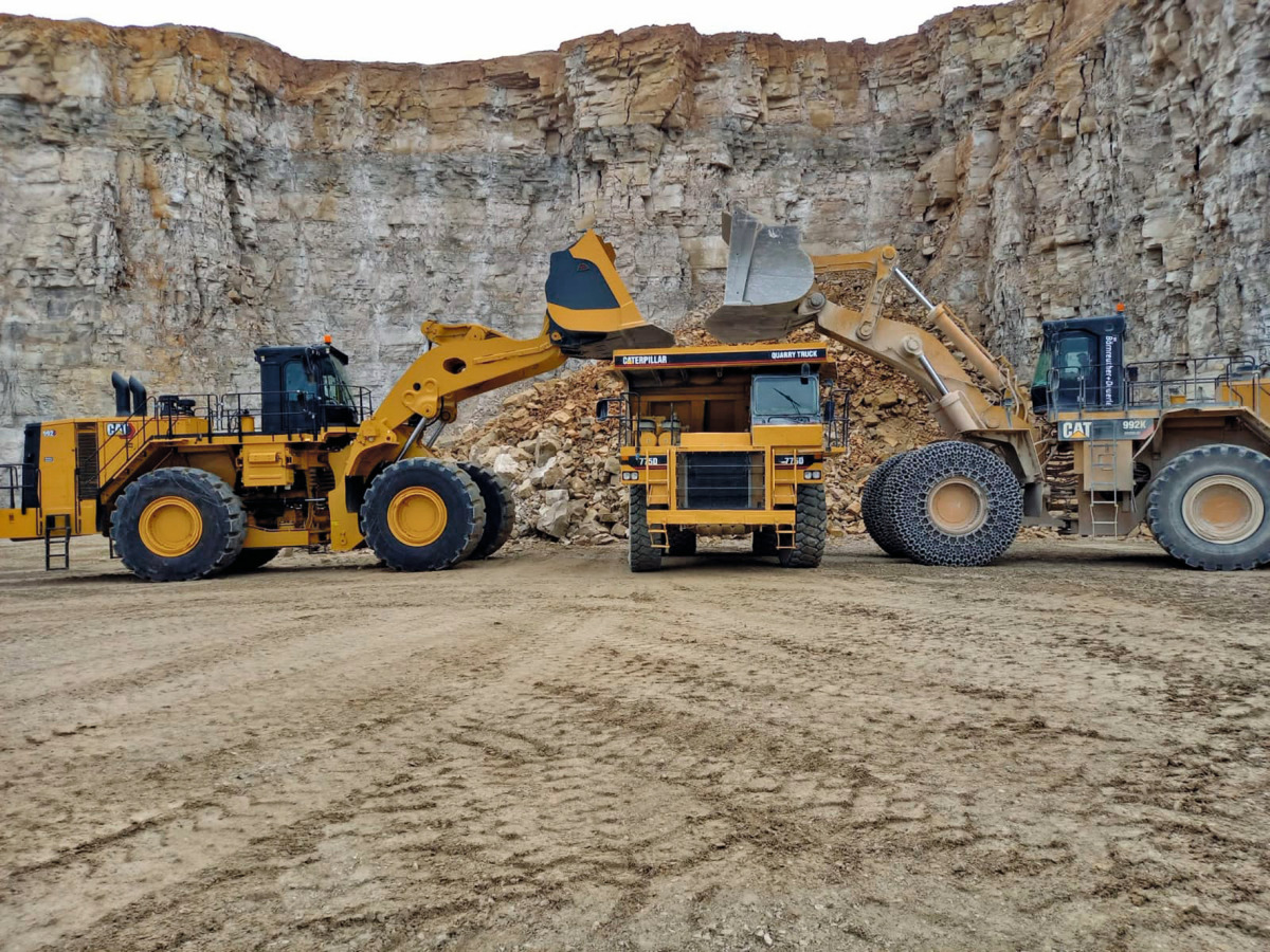 Seamless generation change with new and old 992 wheel loader series ...