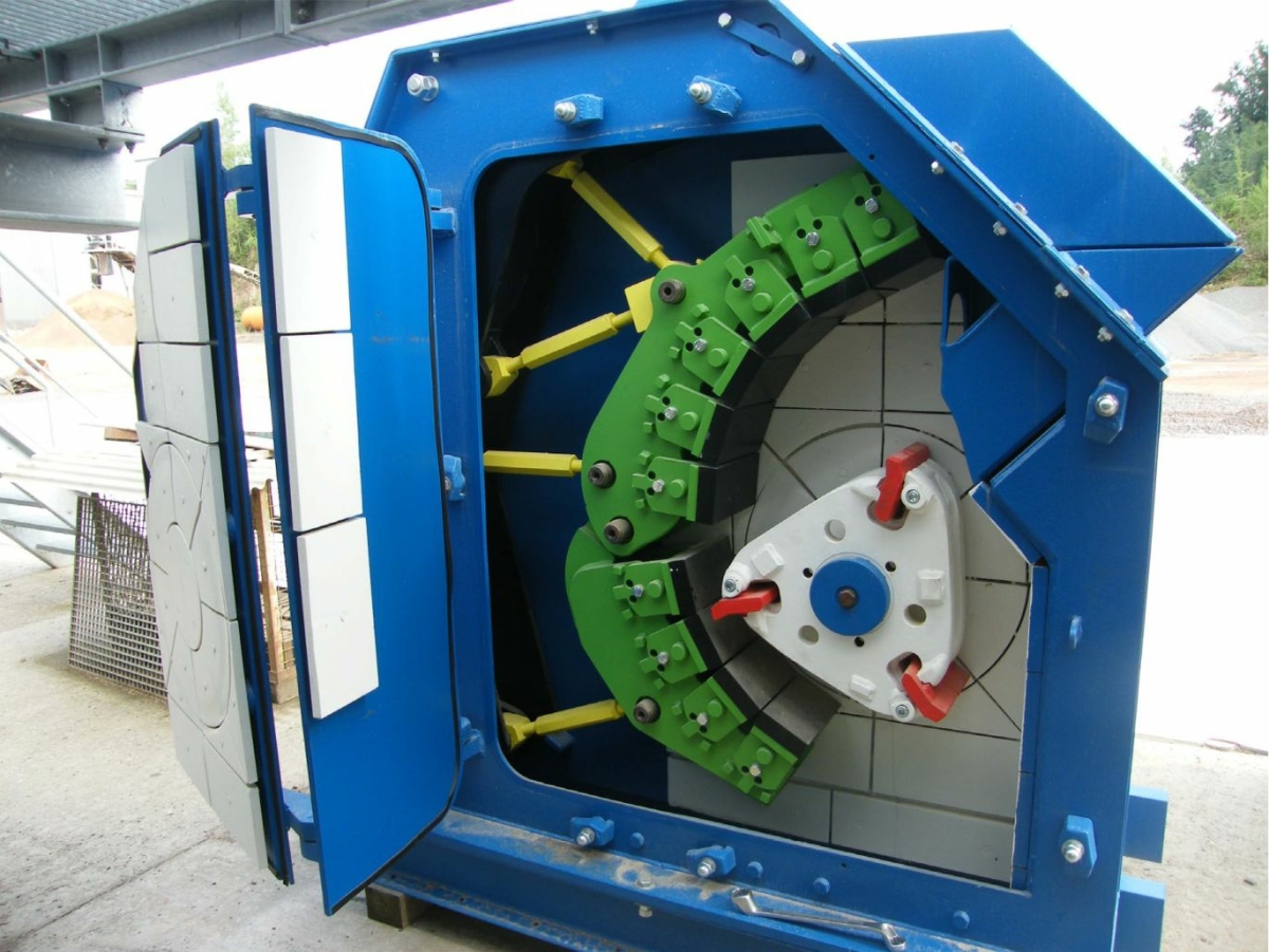 The collision mechanics of impact and percussion comminution – Part 1 ...