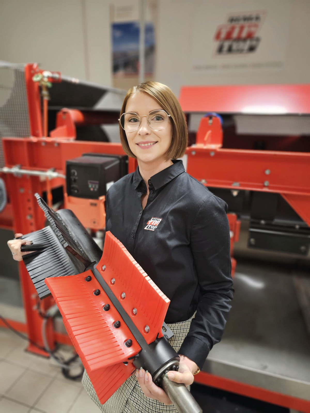 Cost reduction thanks to clean conveyor belts with REMACLEAN cleated ...