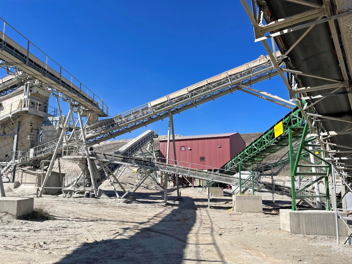 Feeding in the processing plant at the Saloro tungsten mine - AT Minerals