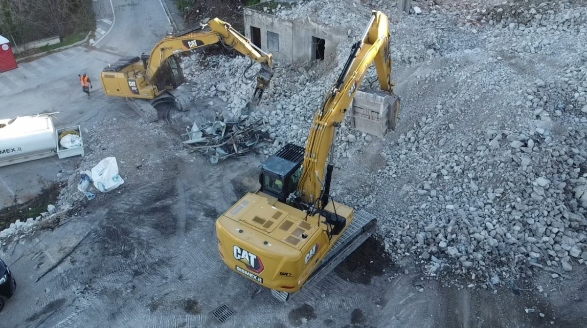 MB Crusher crusher buckets make it easier to recycle demolition ...