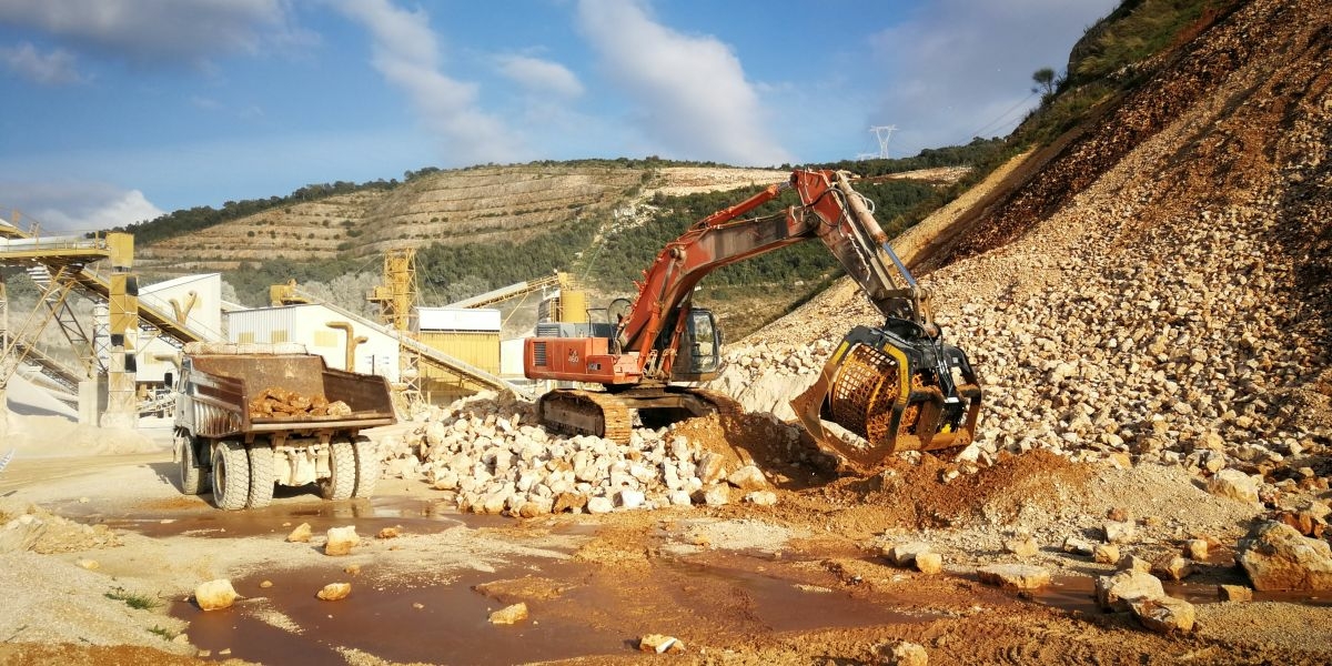 Aggregate production became cost-effective with MB Crusher equipment ...