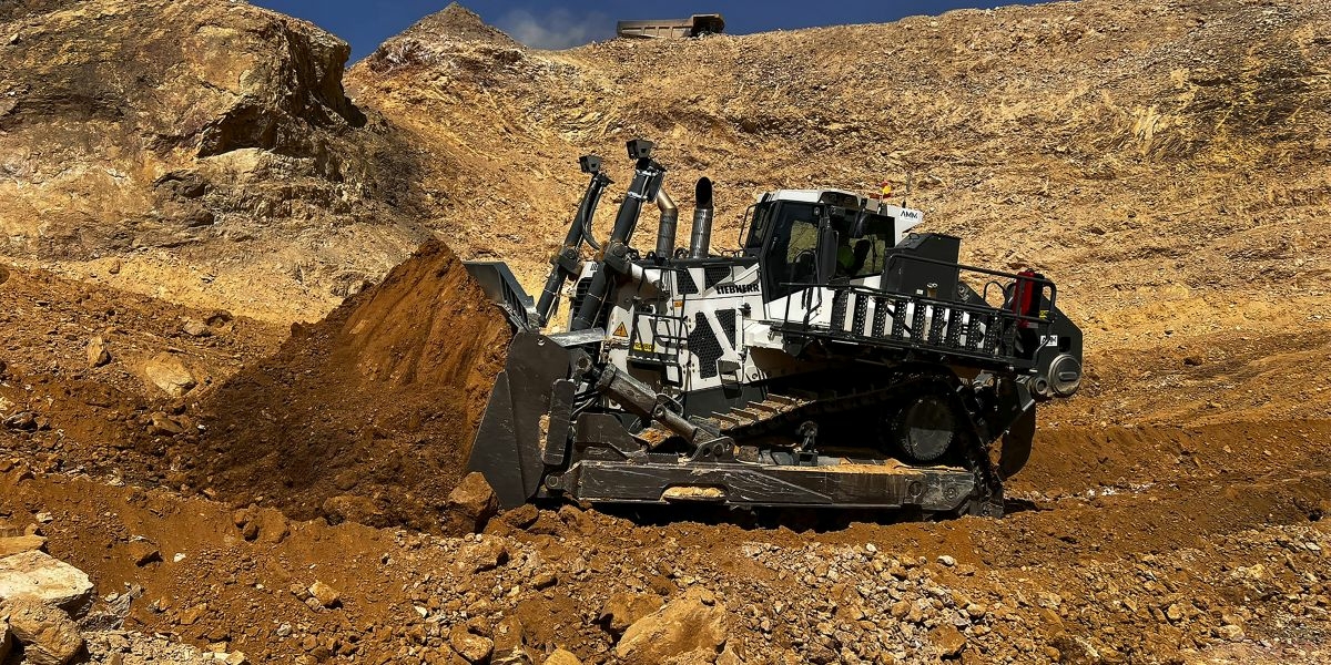 High efficiency and power output: Liebherr Crawler Dozer PR 776 - AT ...