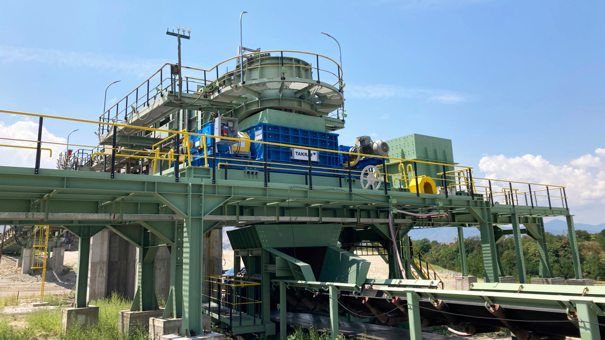 Disconnecting safety clutches protect crushers from excessive torques ...