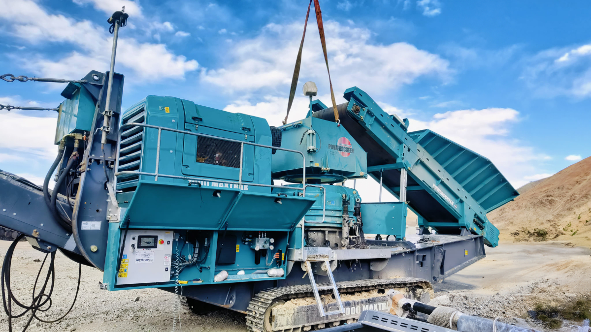Powerscreen service team completed installation of equipment for road ...