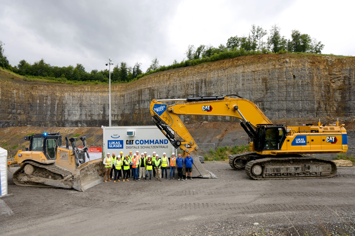 Lukas Gläser relies on Cat Command remote control for raw material ...