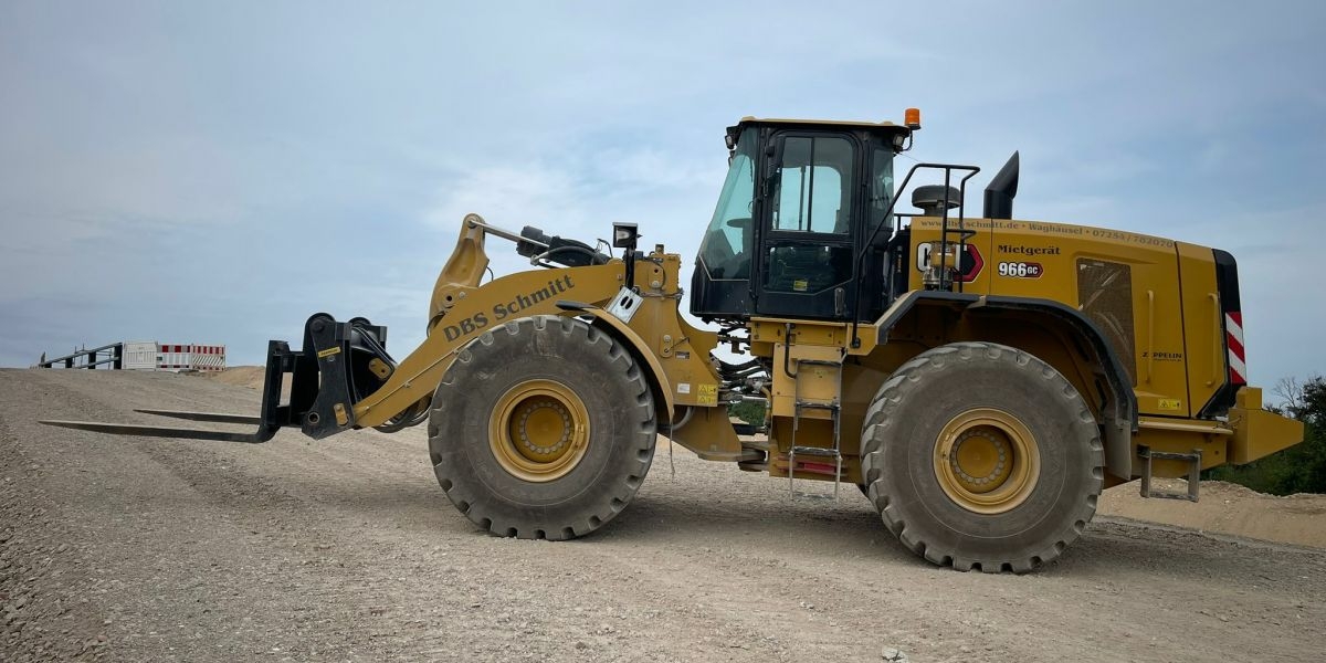 DBS Schmitt setzt auf Cat Radlader 966 GC als Alleinstellungsmerkmal im eigenen Mietpark - AT ...