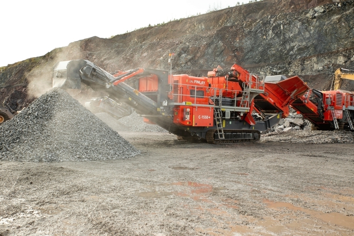 High-capacity production with the Finlay C-1550+ tracked cone crusher ...