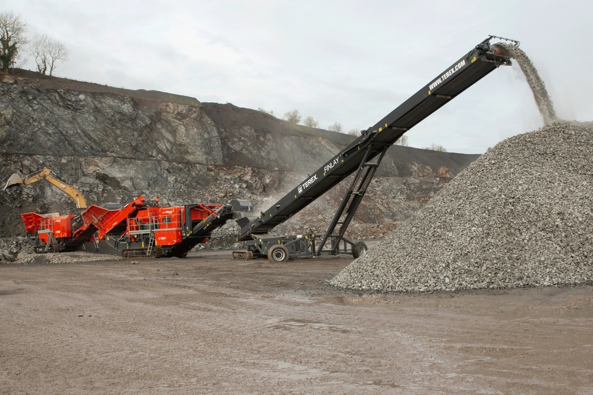 High-capacity production with the Finlay C-1550+ tracked cone crusher ...