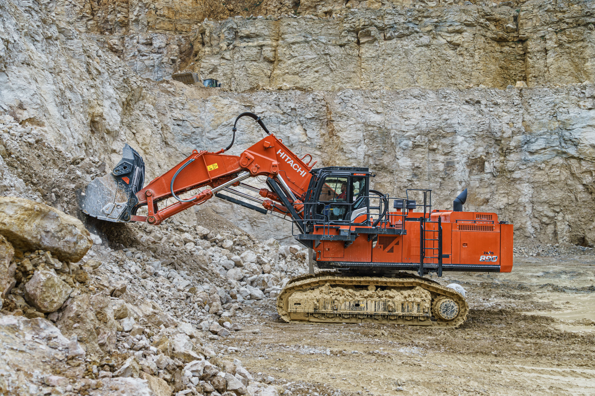 Hitachi Construction Machinery (Europe) - AT Minerals