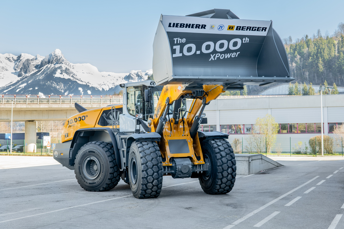 Anniversary: Liebherr produces its 10 000th XPower wheel loader - AT ...