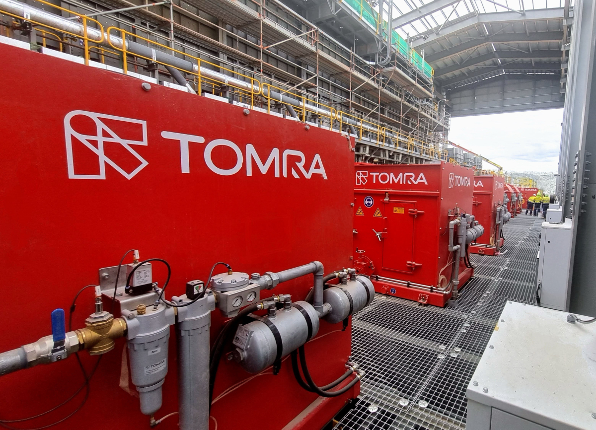 TOMRA lithium ore sorting plant at Pilbara Minerals’ Pilgangoora Operation - AT Minerals