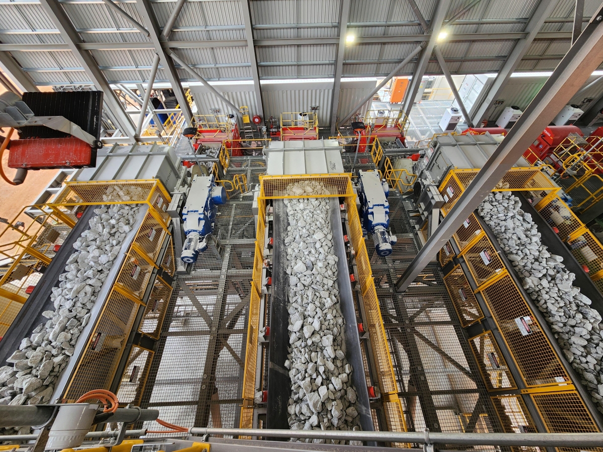 TOMRA lithium ore sorting plant at Pilbara Minerals’ Pilgangoora ...