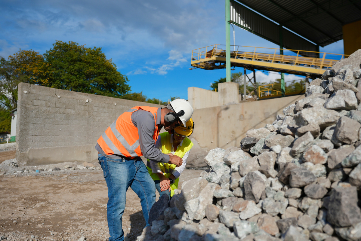 Sensor-Based Sorting technology to optimize the spodumene concentration ...