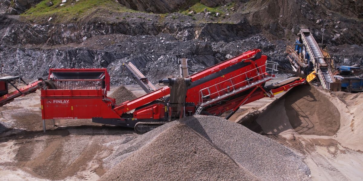 Finlay launched the new 693 and 694 inclined screeners - AT Minerals