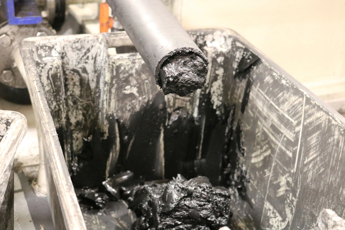 Reducing sludge from ferries with decanter centrifuges - AT Minerals