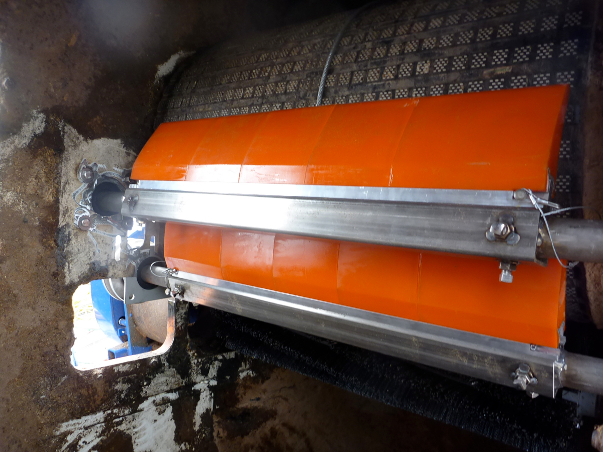 Mitigating dust with conveyor belt cleaners - AT Minerals